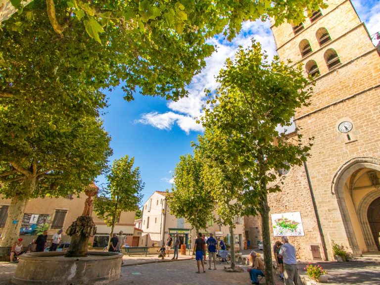 Flânerie à Montolieu, Village du livre et des arts - Aude Tourisme