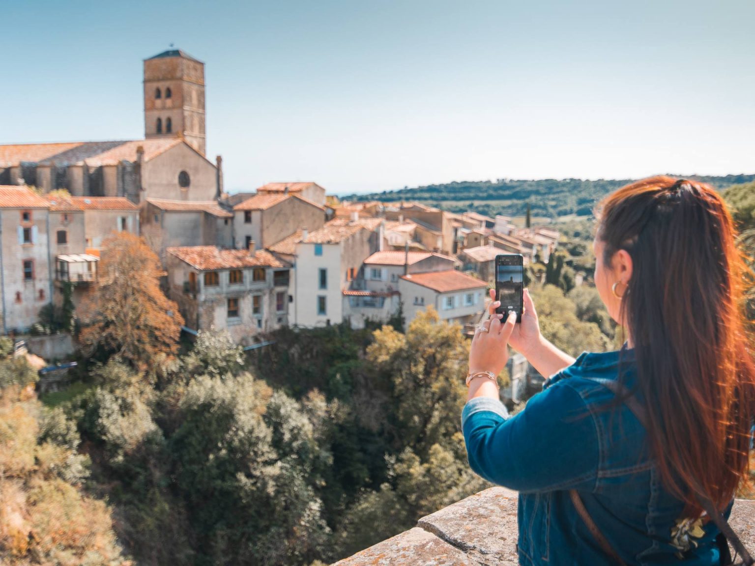 Flânerie à Montolieu, Village du livre et des arts - Aude Tourisme