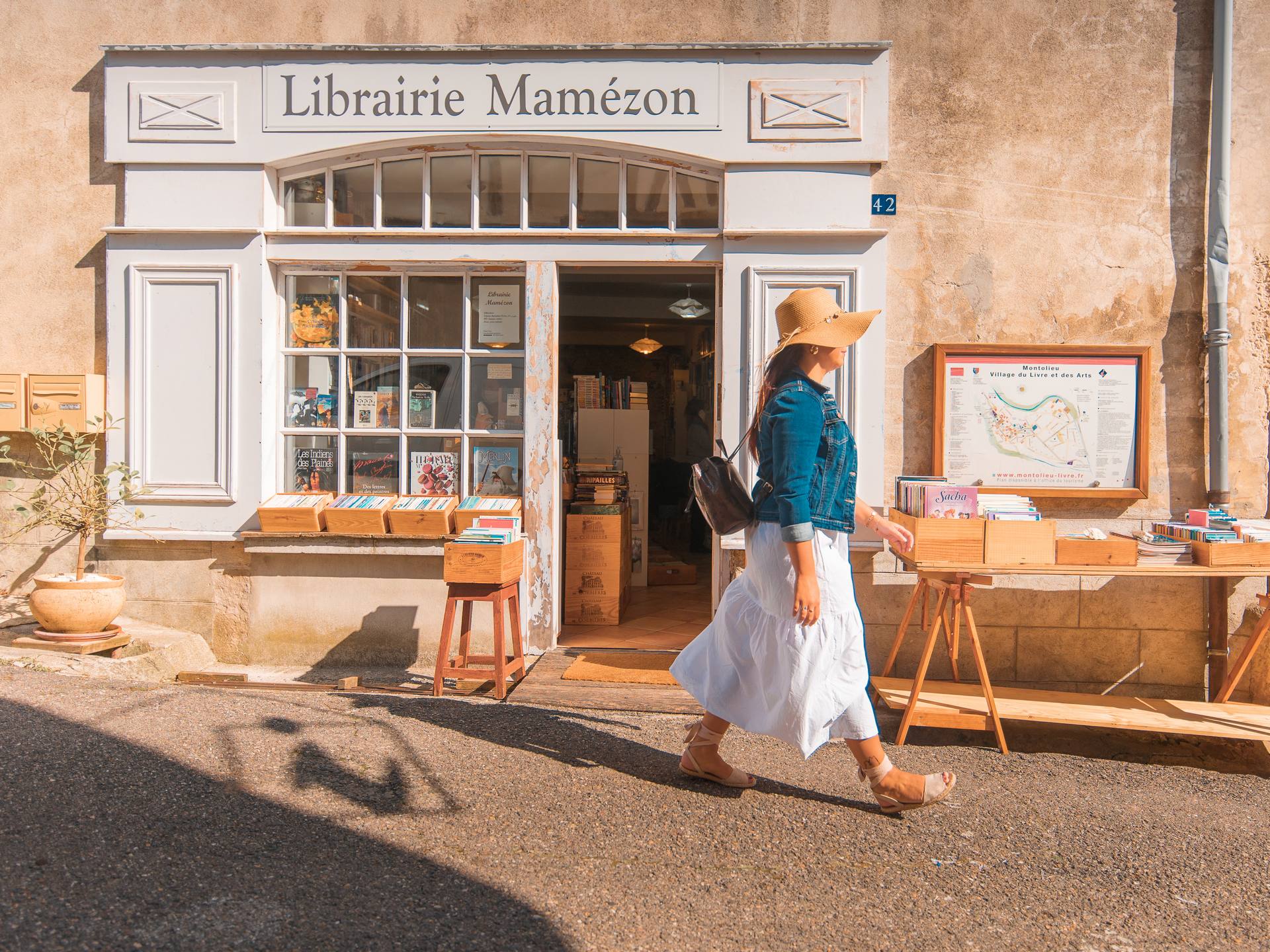 Flânerie à Montolieu, Village du livre et des arts - Aude Tourisme