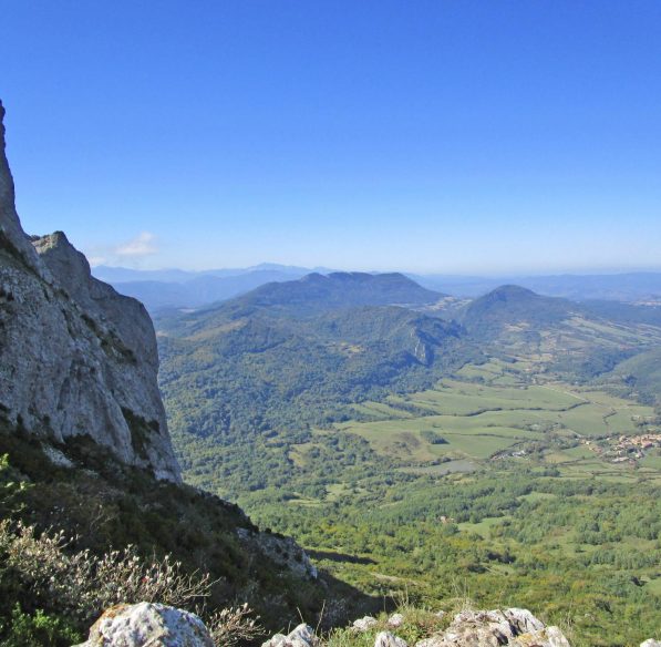 Bugarach, ascension d'un mythe - Aude Pays Cathare
